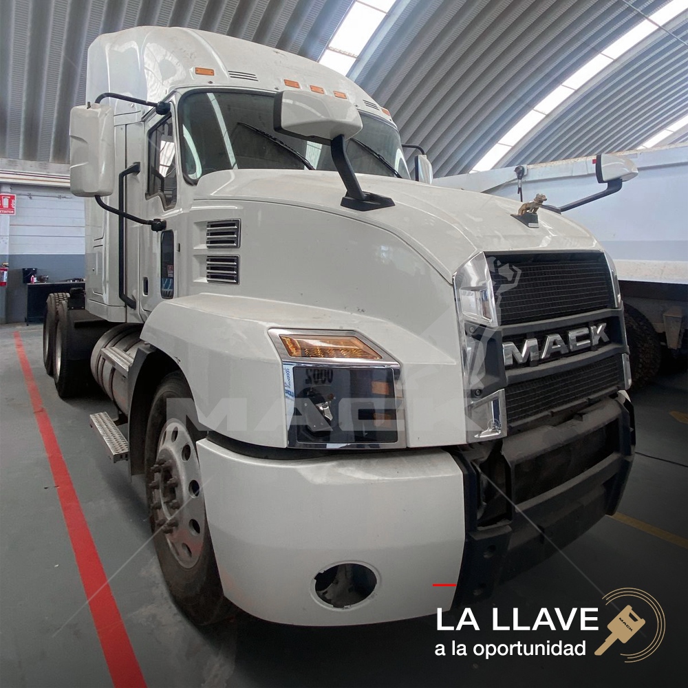 Mack Anthem 70" Seminuevo
